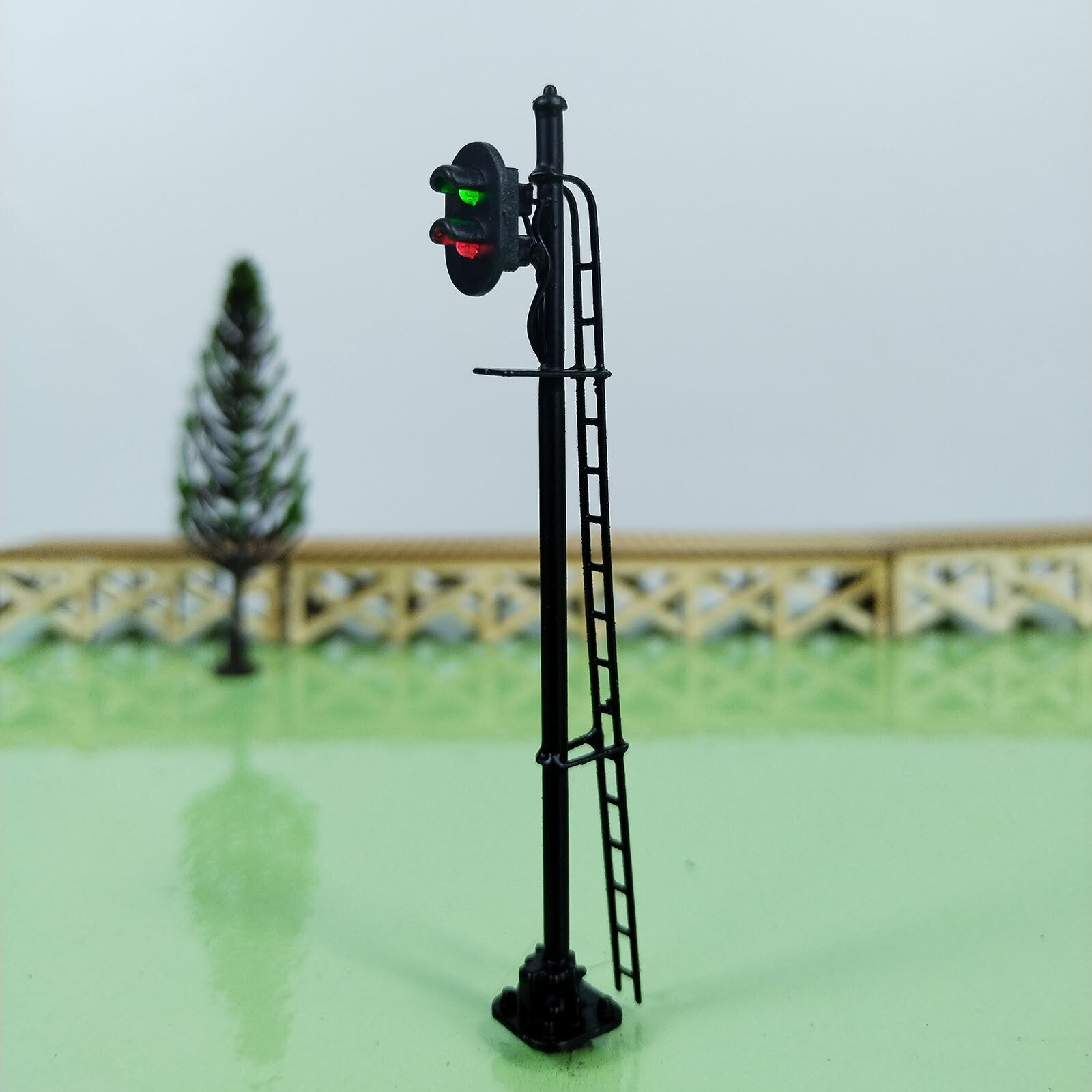 1 x HO scale model railroad 2 aspects block signal LED green/red light