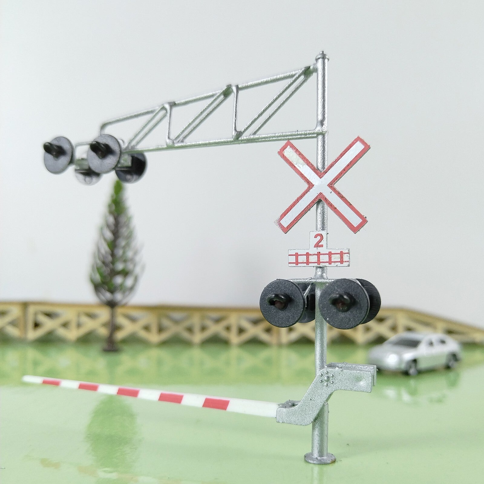 1 x HO scale railroad Canada cantilever grade crossing signal gate sto