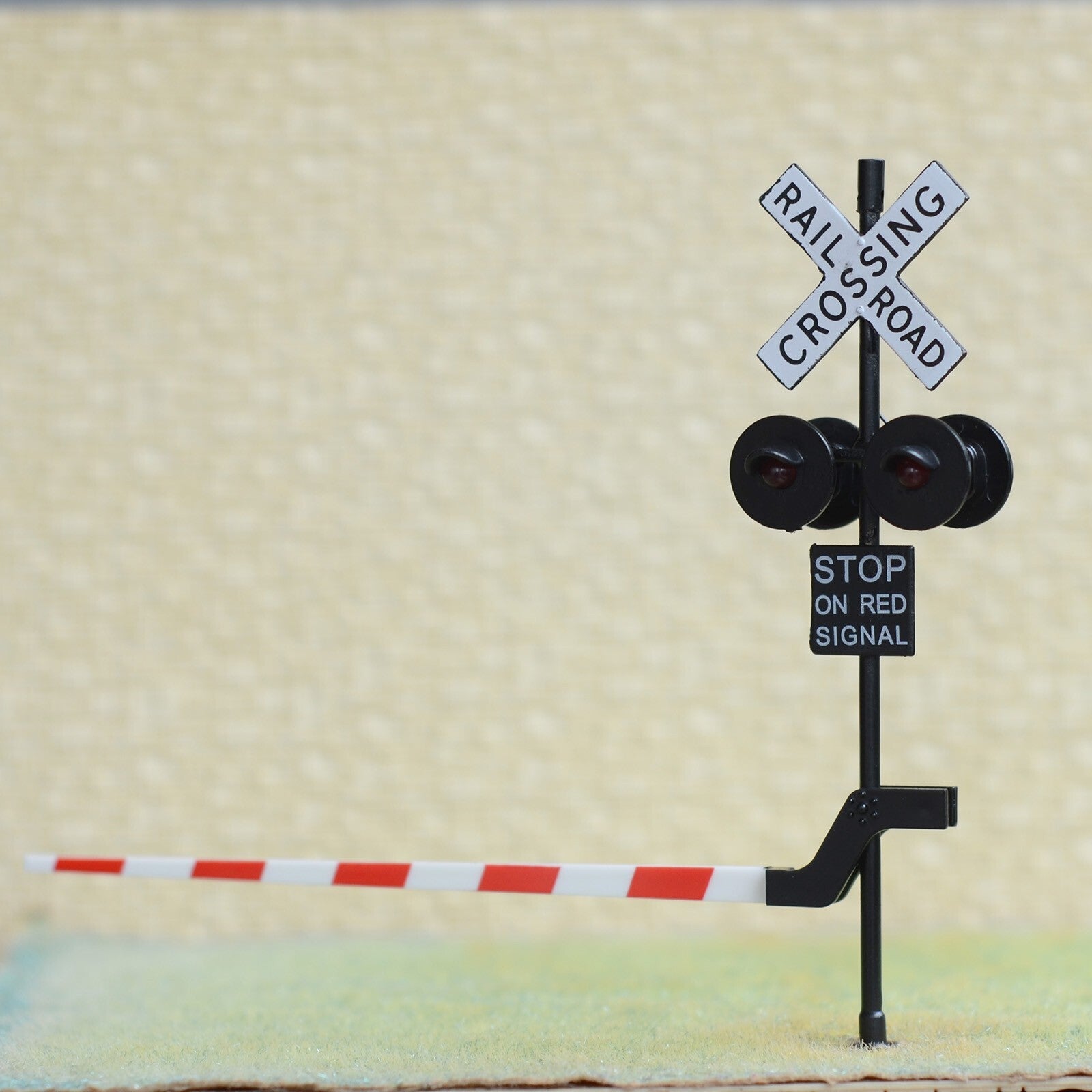 2 x O scale railroad grade crossing signal gate stop lever arm + flash
