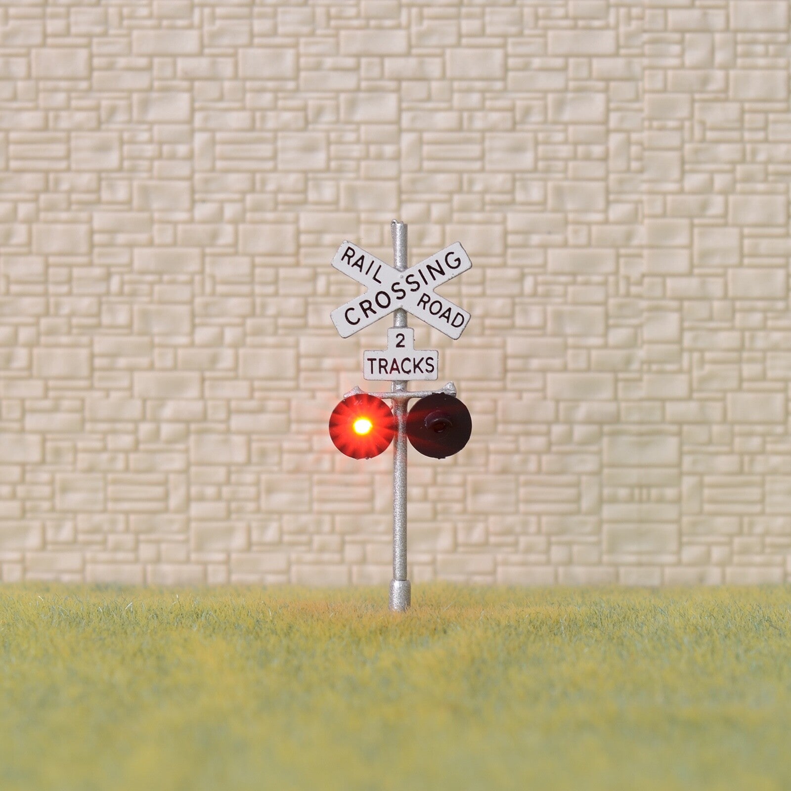 1 x HO Scale railroad crossing signals 2 tracks LED made 2 target face