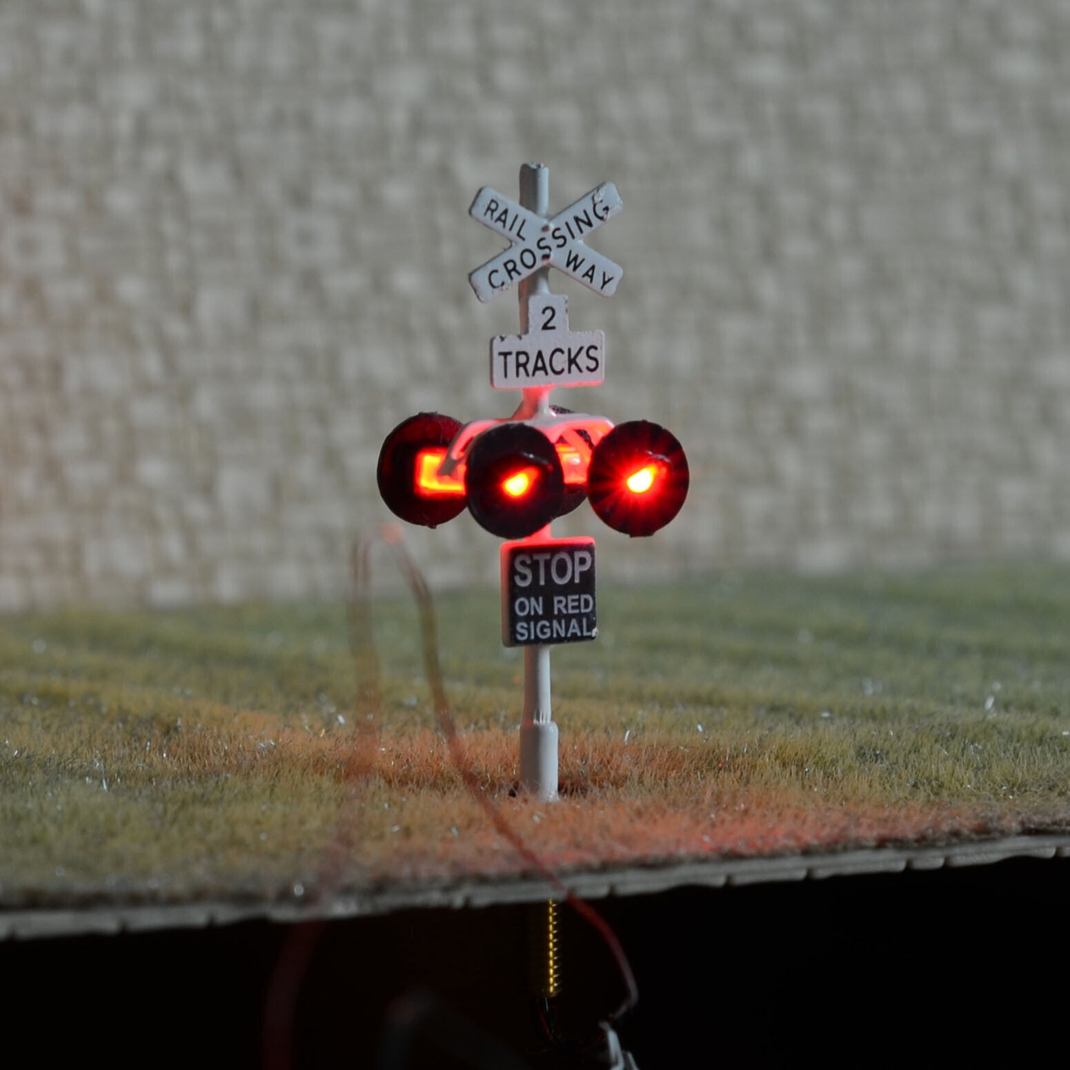 1 x HO scale model railway grade crossing signal 2 tracks LED made 4 t