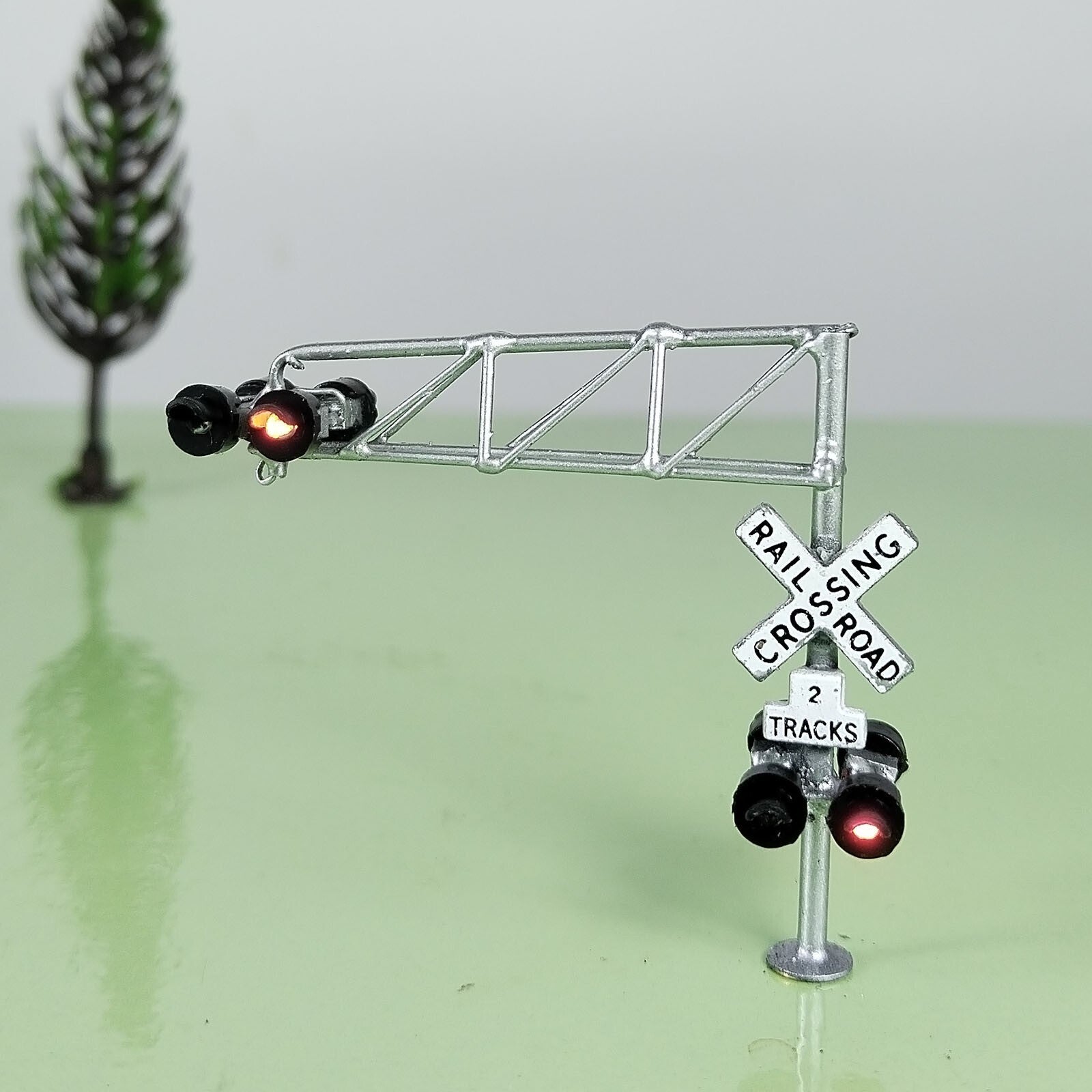 1 x N scale model cantilever grade crossing signal without gate arm ba