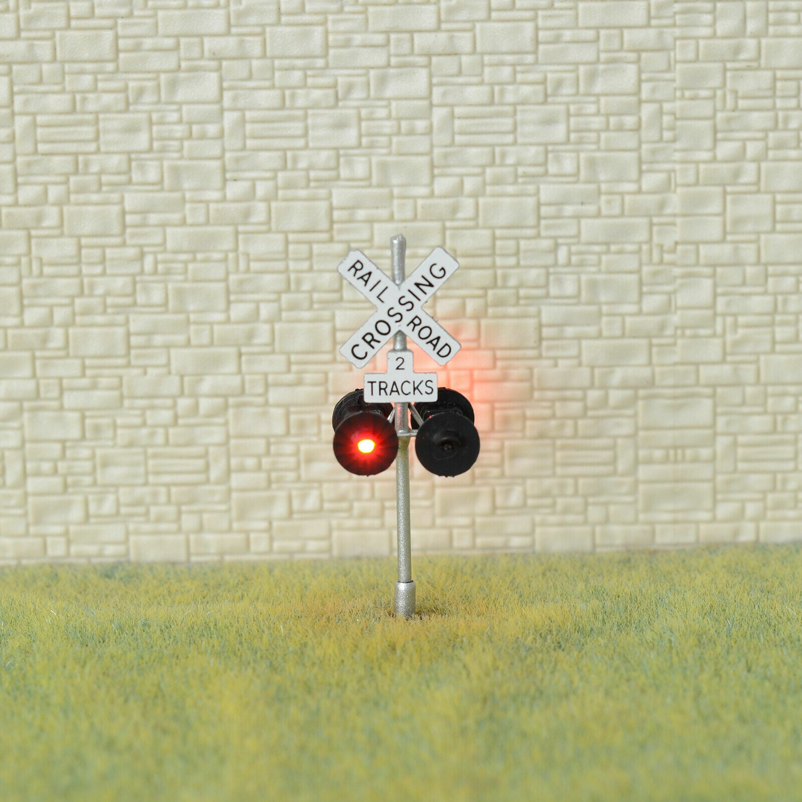 1 x HO scale railroad grade crossing signal 2 tracks LED made 4 target