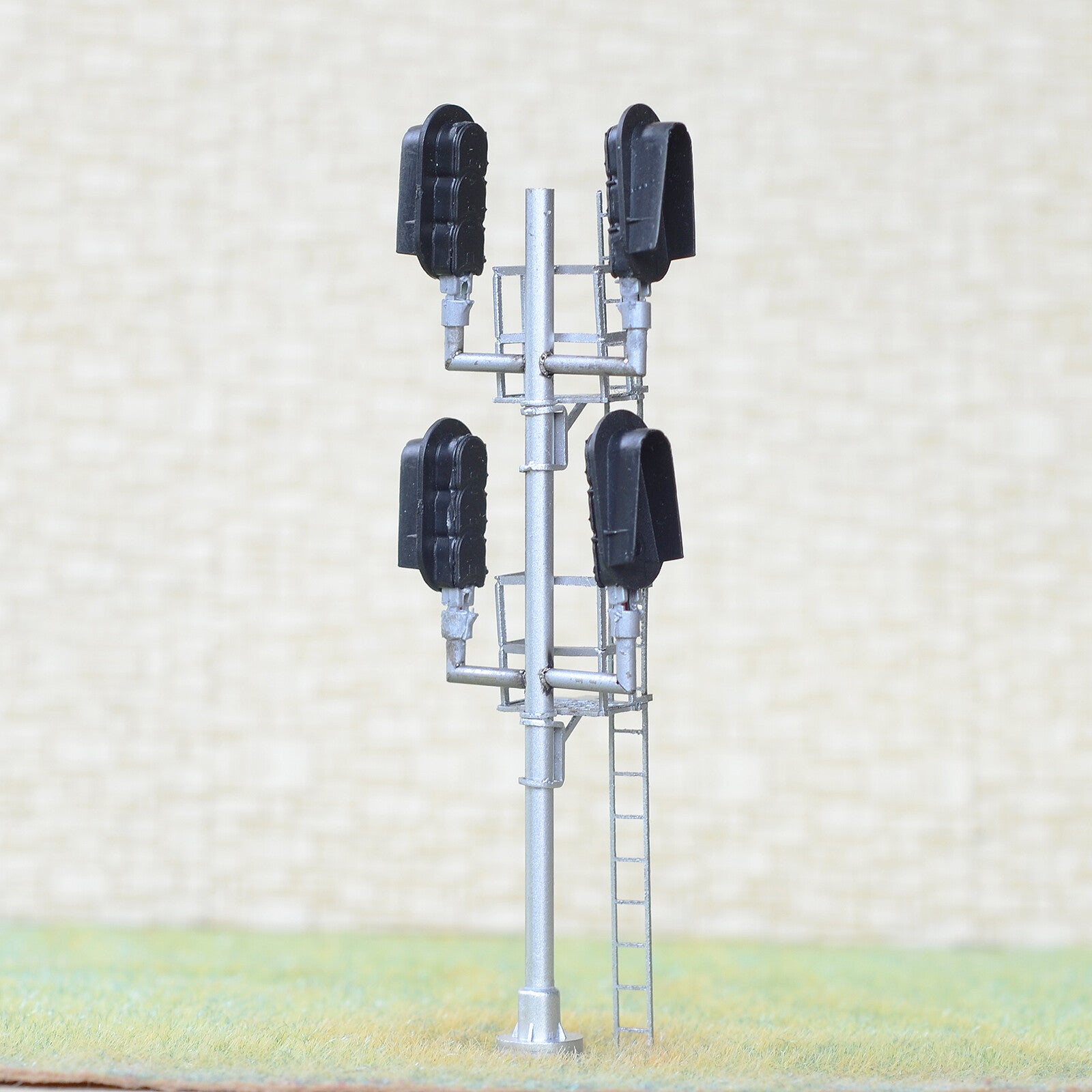1 x HO scale 3 colors block signal sunshield 4 heads Darth Vader style