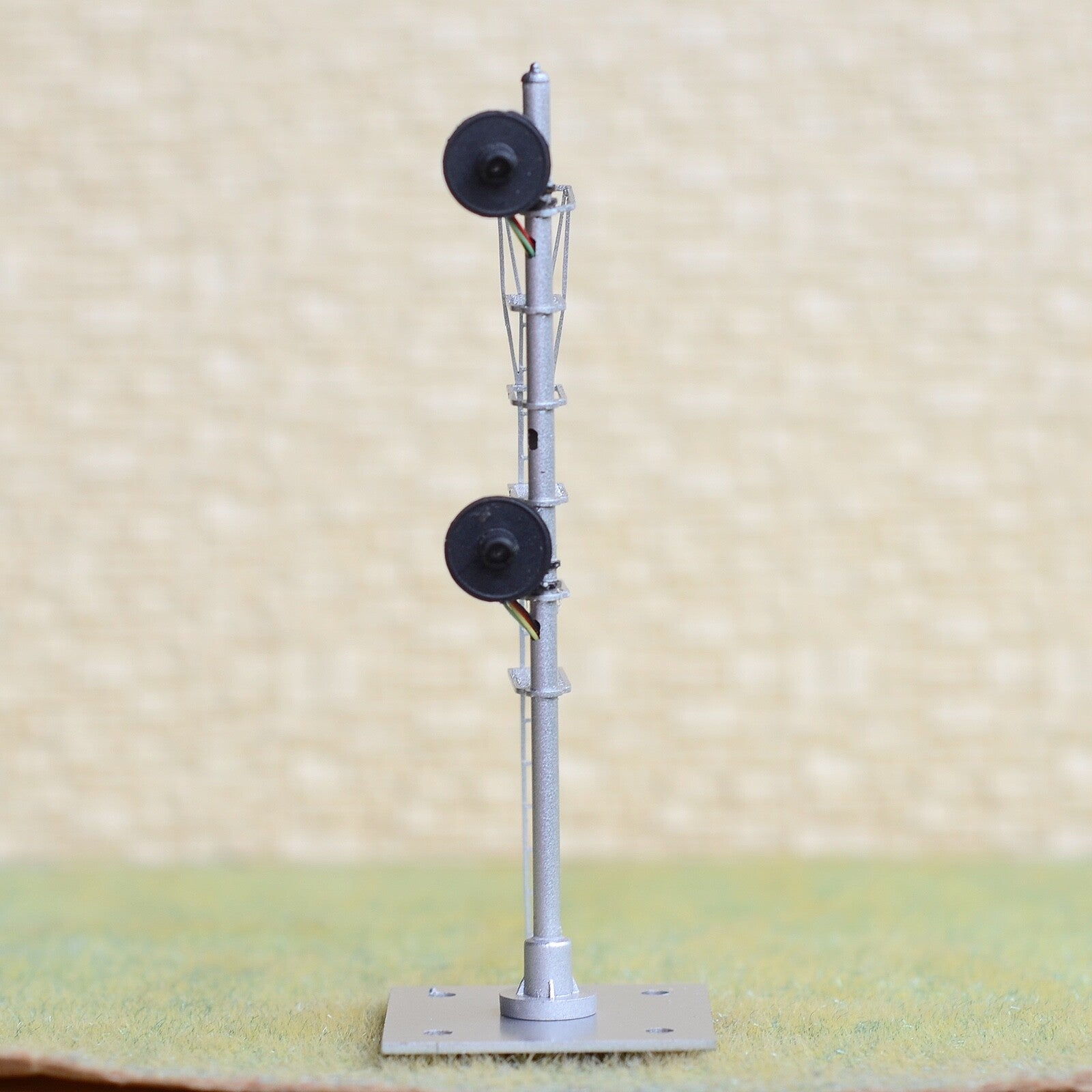 1 x HO scale model railroad 3-colors searchlight signal metal block 2