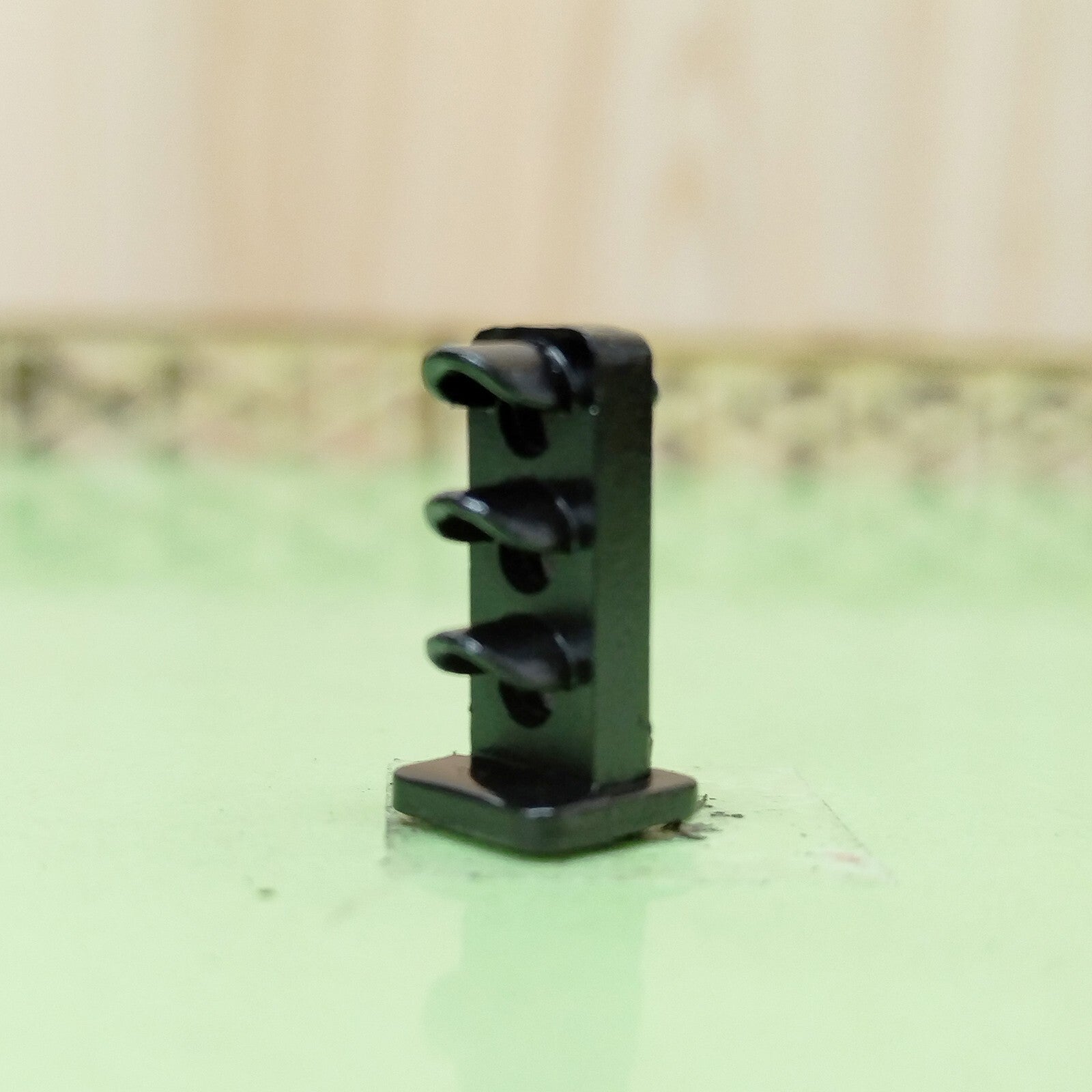 1 x HO scale railroad dwarf searchlight signal ground 3 aspects 3-colo