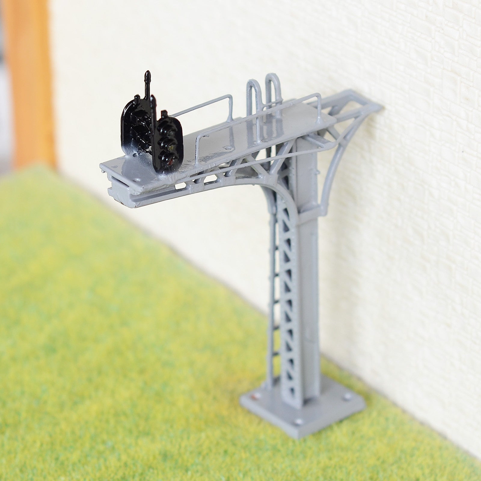 1 x HO / OO scale LED Cantilever Signal Bridge tower 2 direction singl