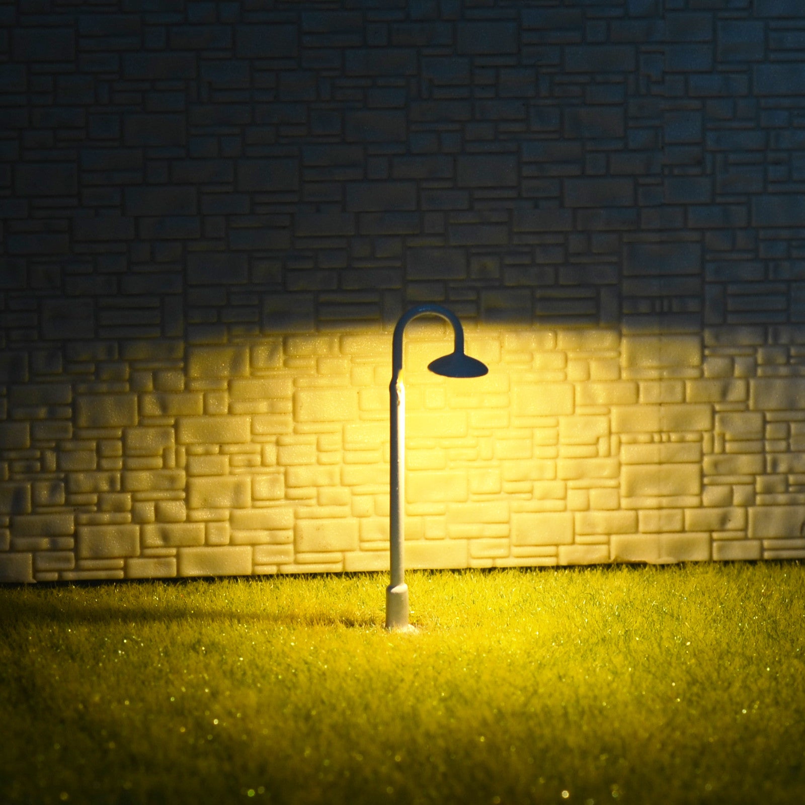 5 x OO / HO scale LED station light model train street path lamp post