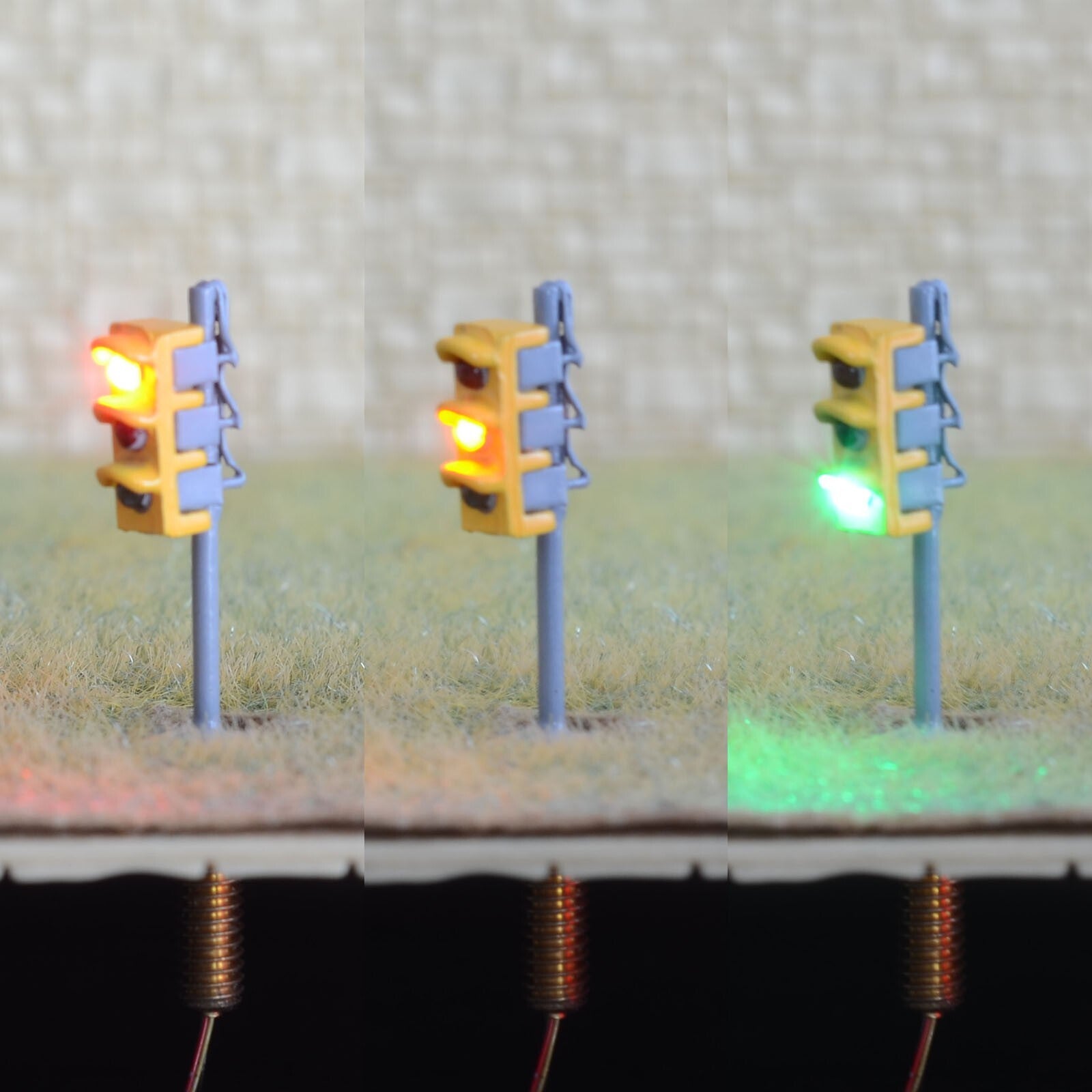 2 x traffic signal light N scale model railroad crossing walk pedestri