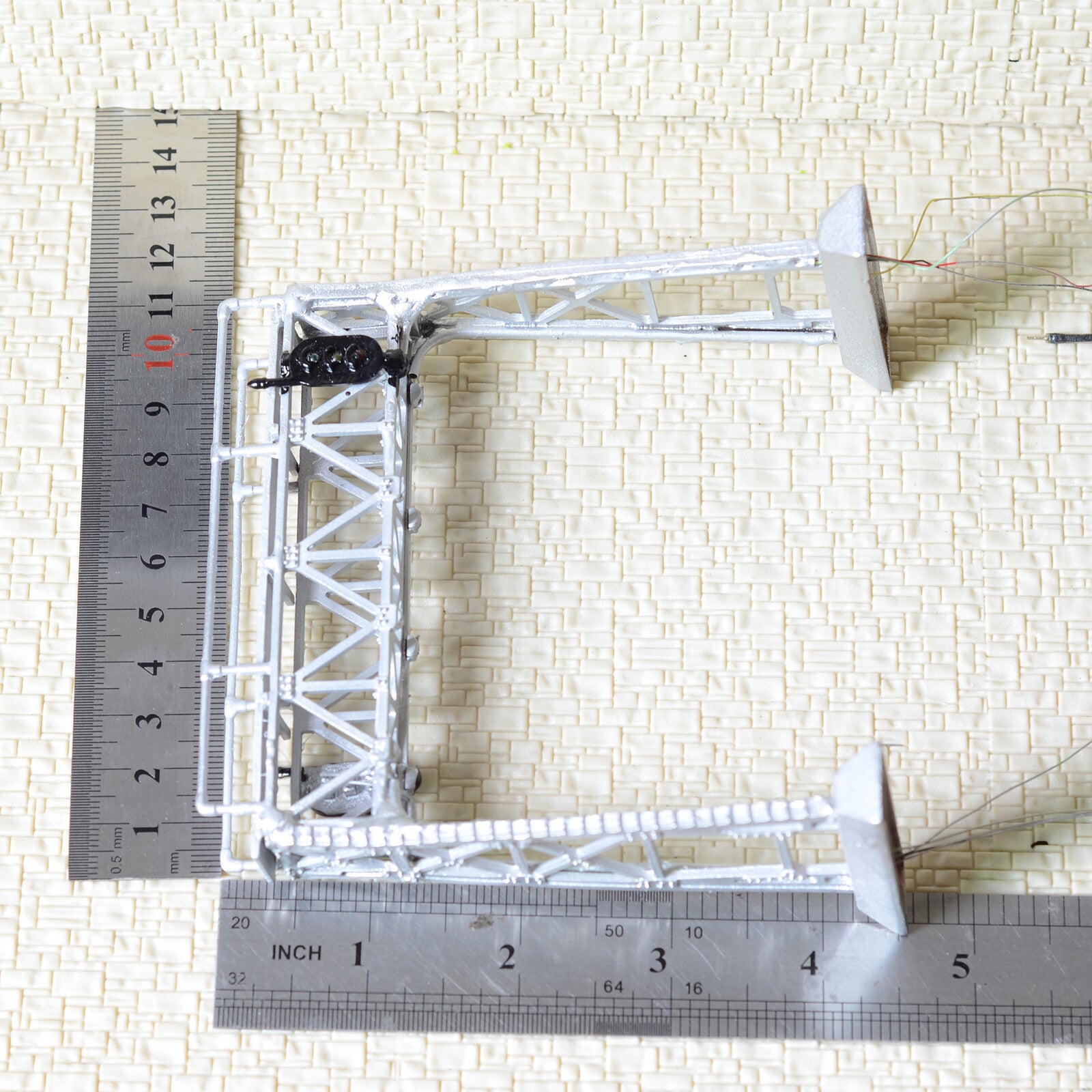 1 x HO / OO scale signal bridge LEDs 3 aspects single track right hand