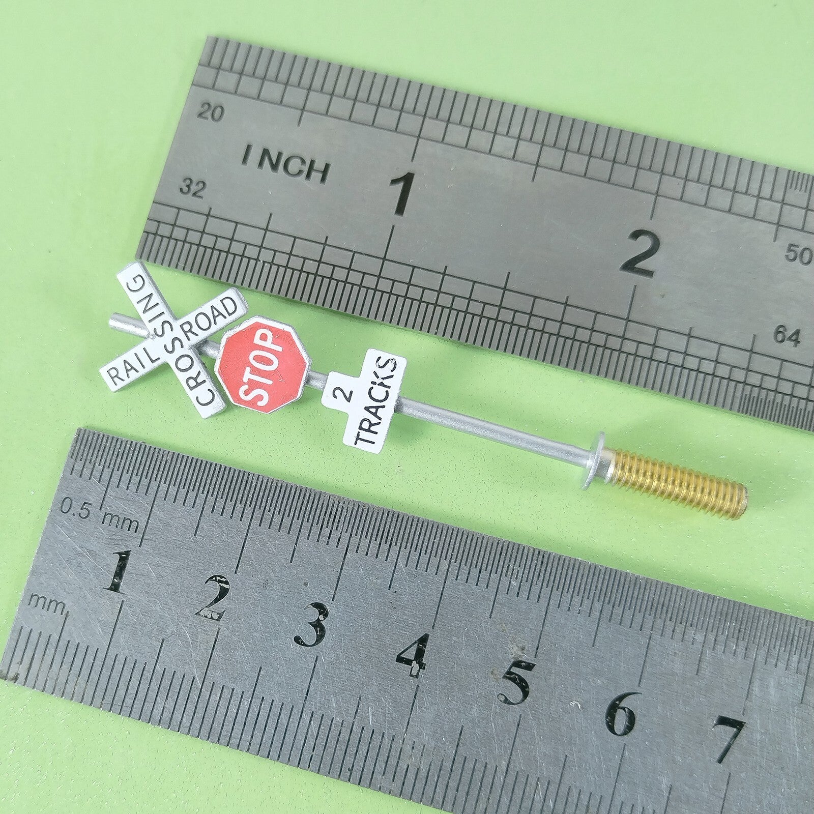 2 x HO scale railroad warning sign STOP crossing 2 TRACKS sign tracksi