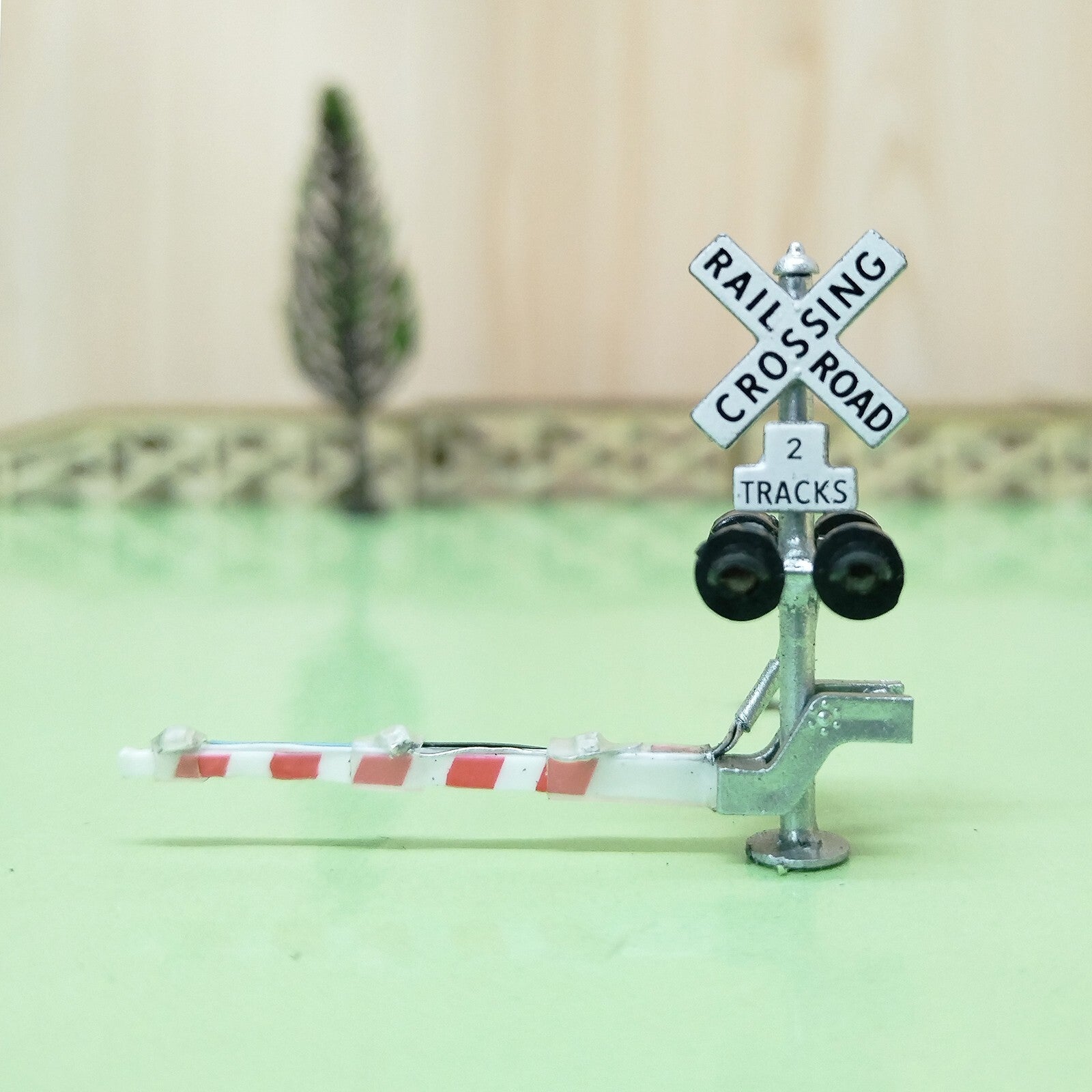 2 x N scale model grade crossing signal gate stop lever with lights on