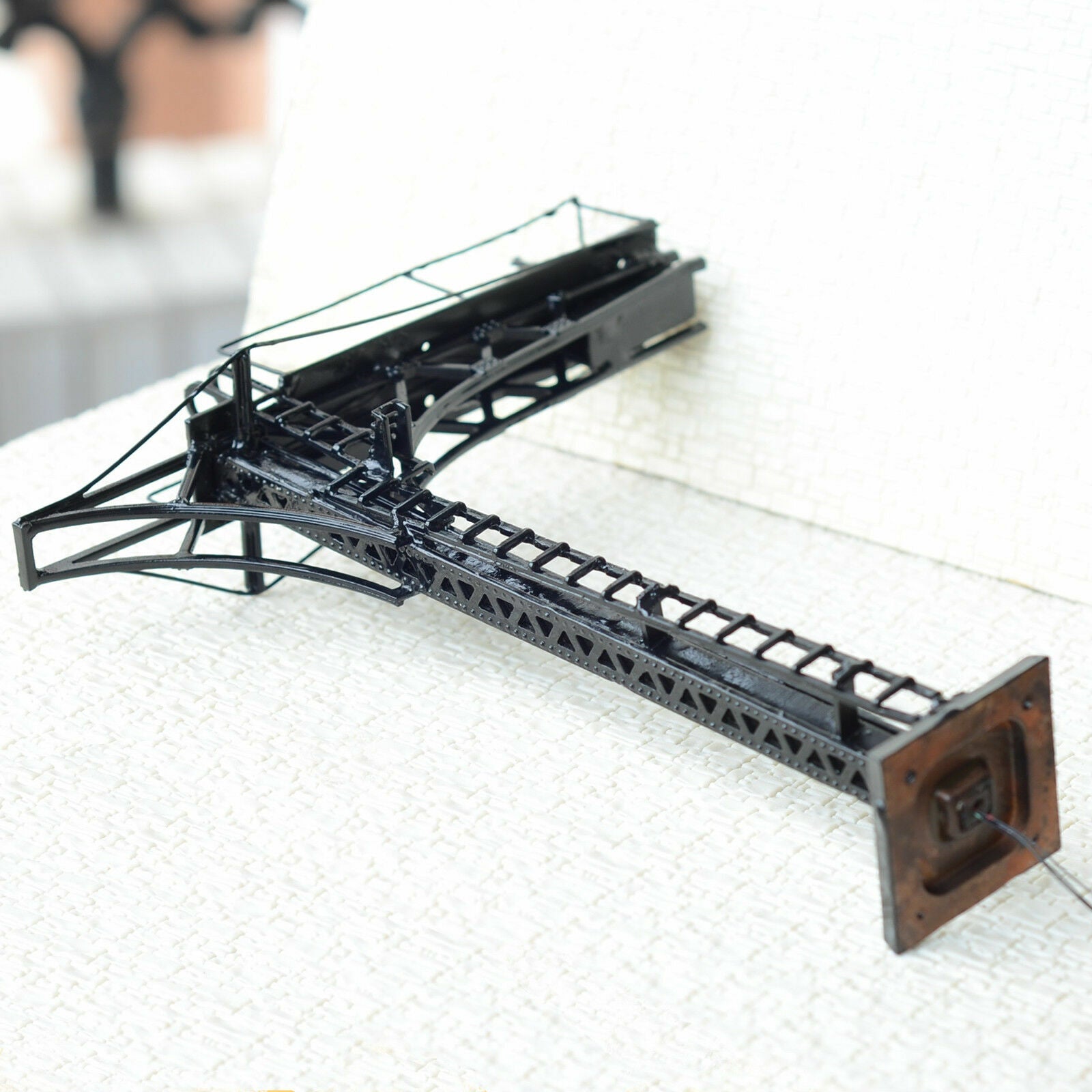 1 x O scale 1:48 cantilever block signal bridge wired LEDs 2 aspects 1