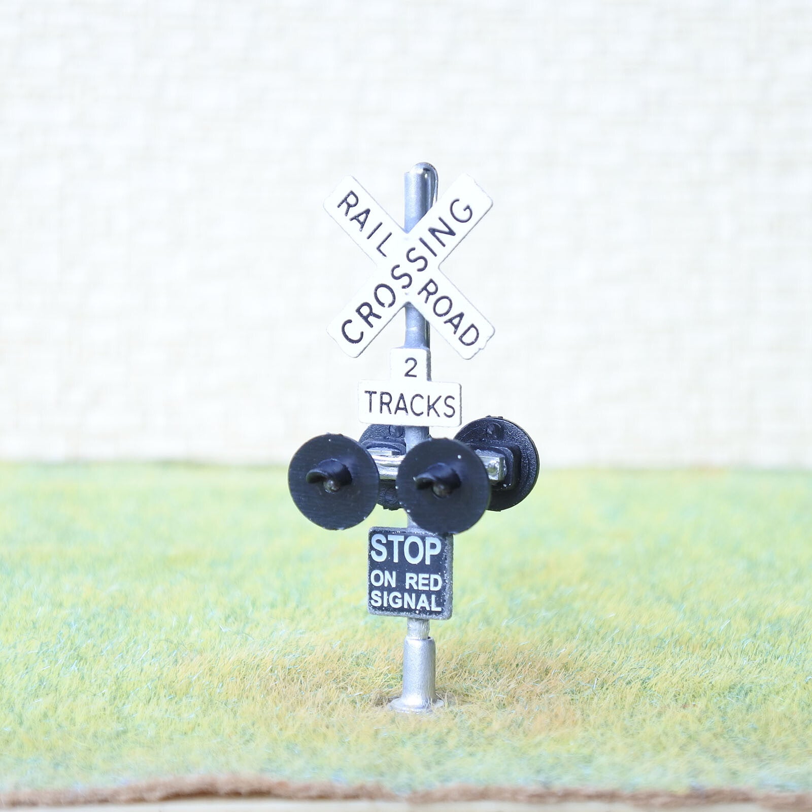 1 x HO scale railroad crossing signals 2 tracks sign LED made 4 target