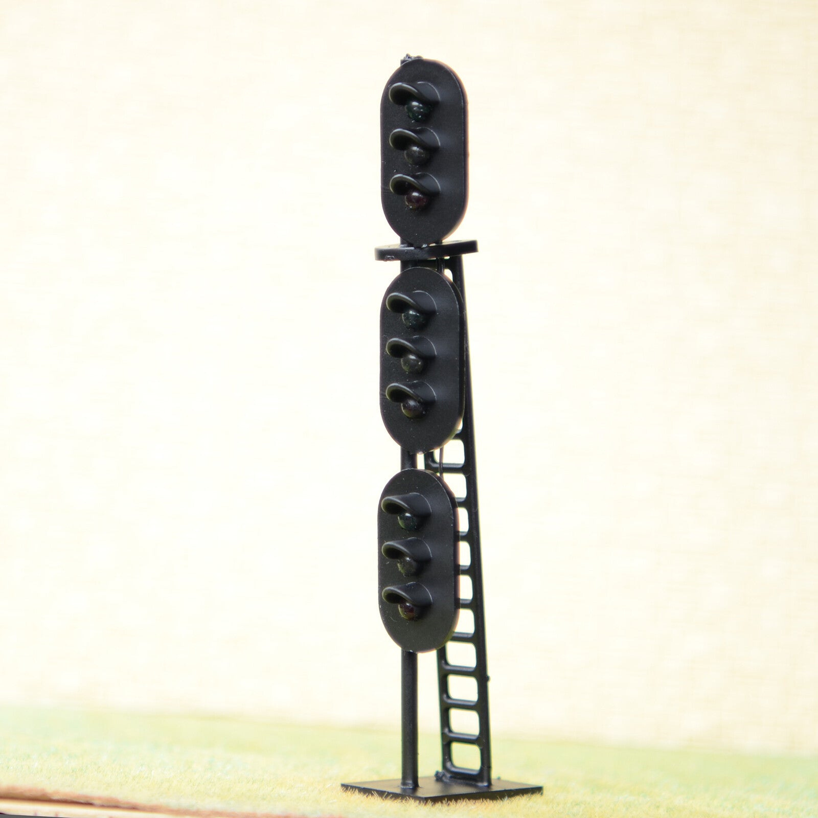1 x O scale railroad block signals 3 target faces 3 aspects green/yell