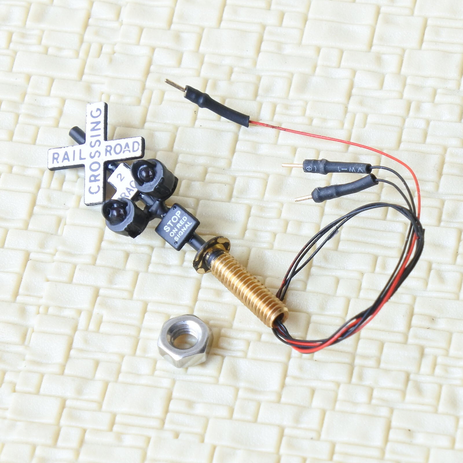 2 x N scale model grade crossing signal light LED made + 1 flasher boa