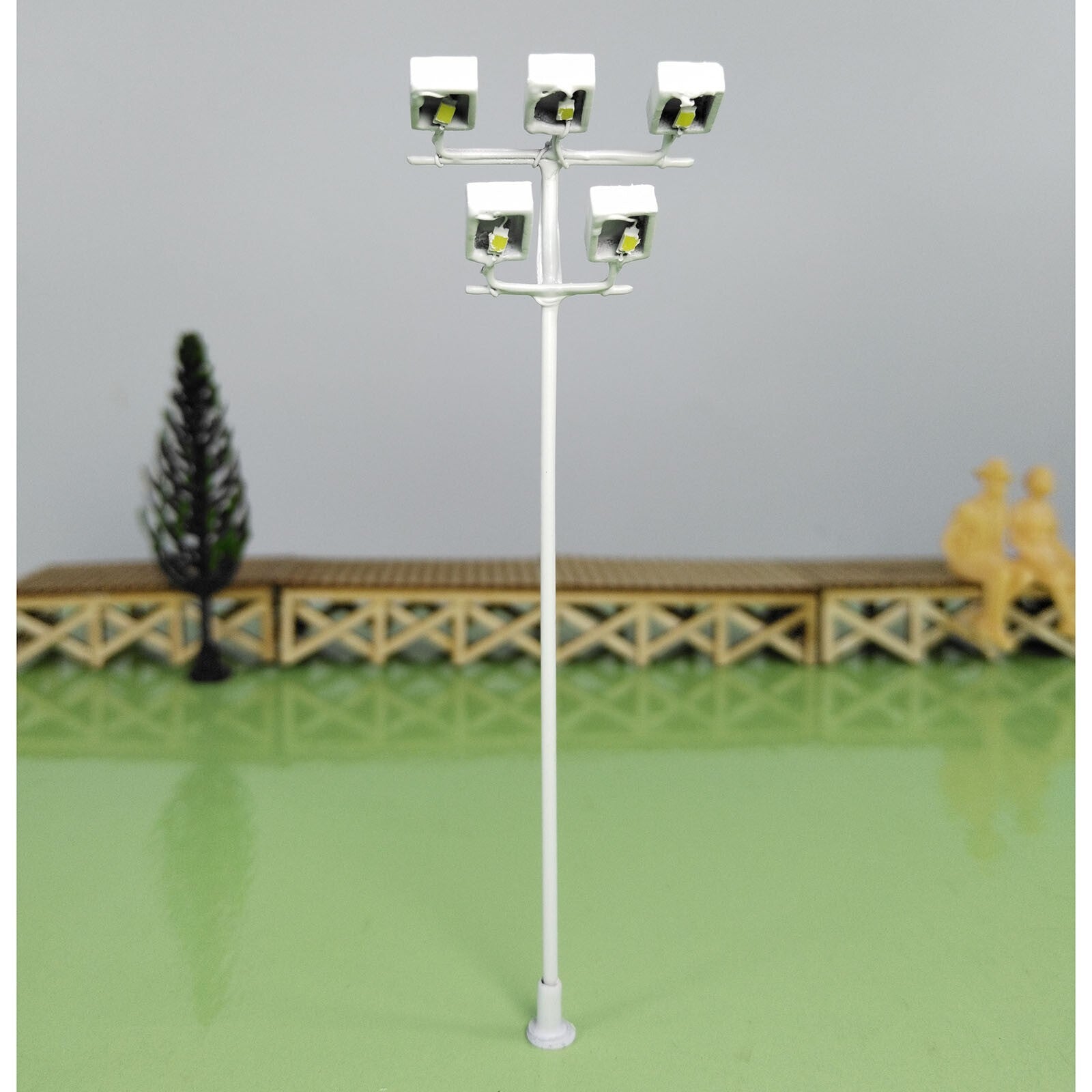 2 x HO scale LED plaza lights model limelight projector street lamp po