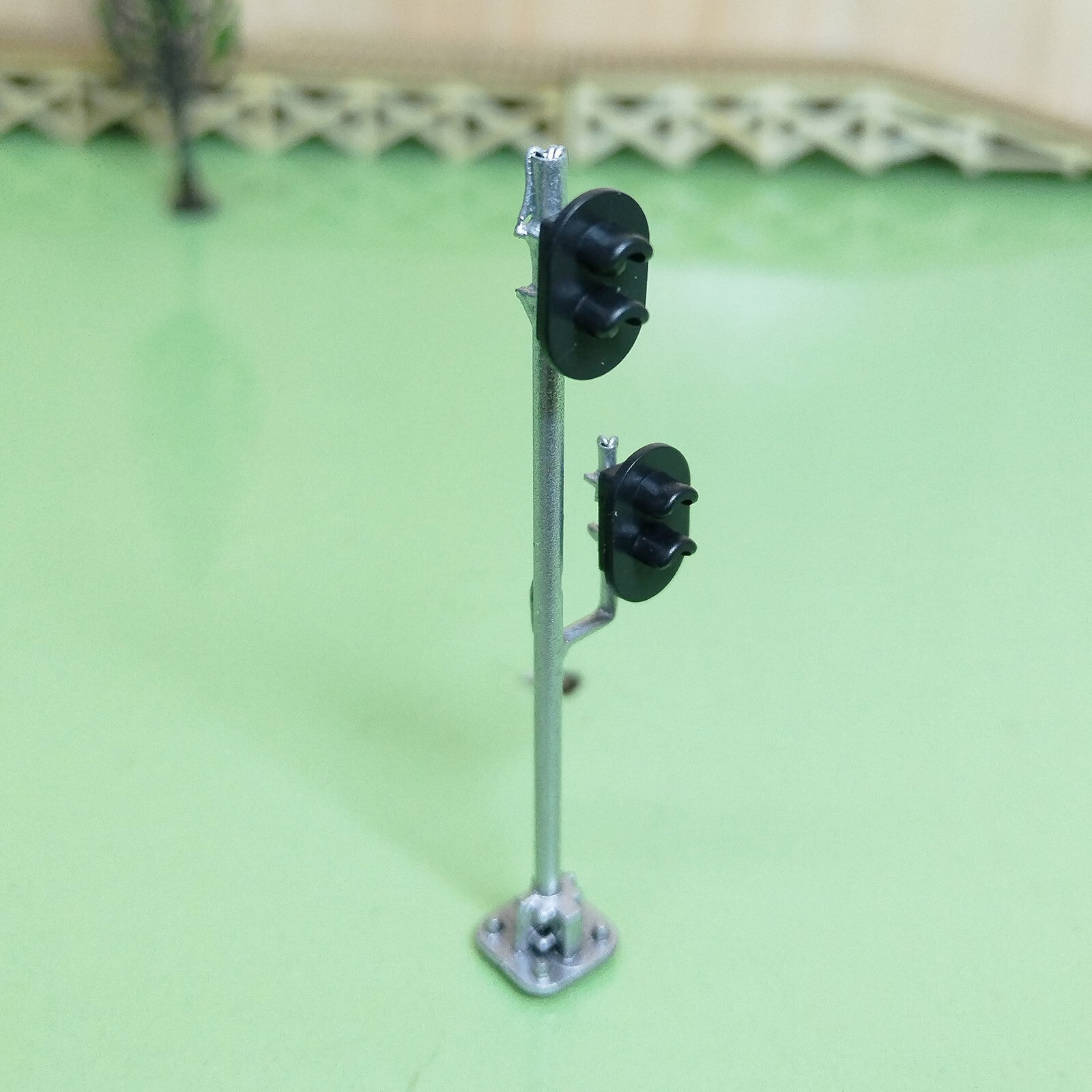 1 x HO scale model railroad 2 colors block signal 2 arms 2 aspects #BS