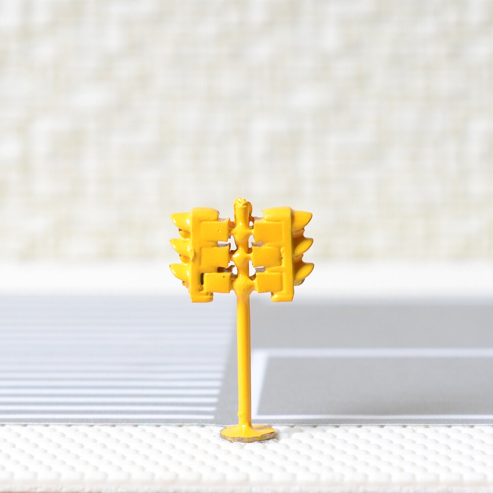 2 x traffic signal N scale model railroad crossing walk LED pedestrian