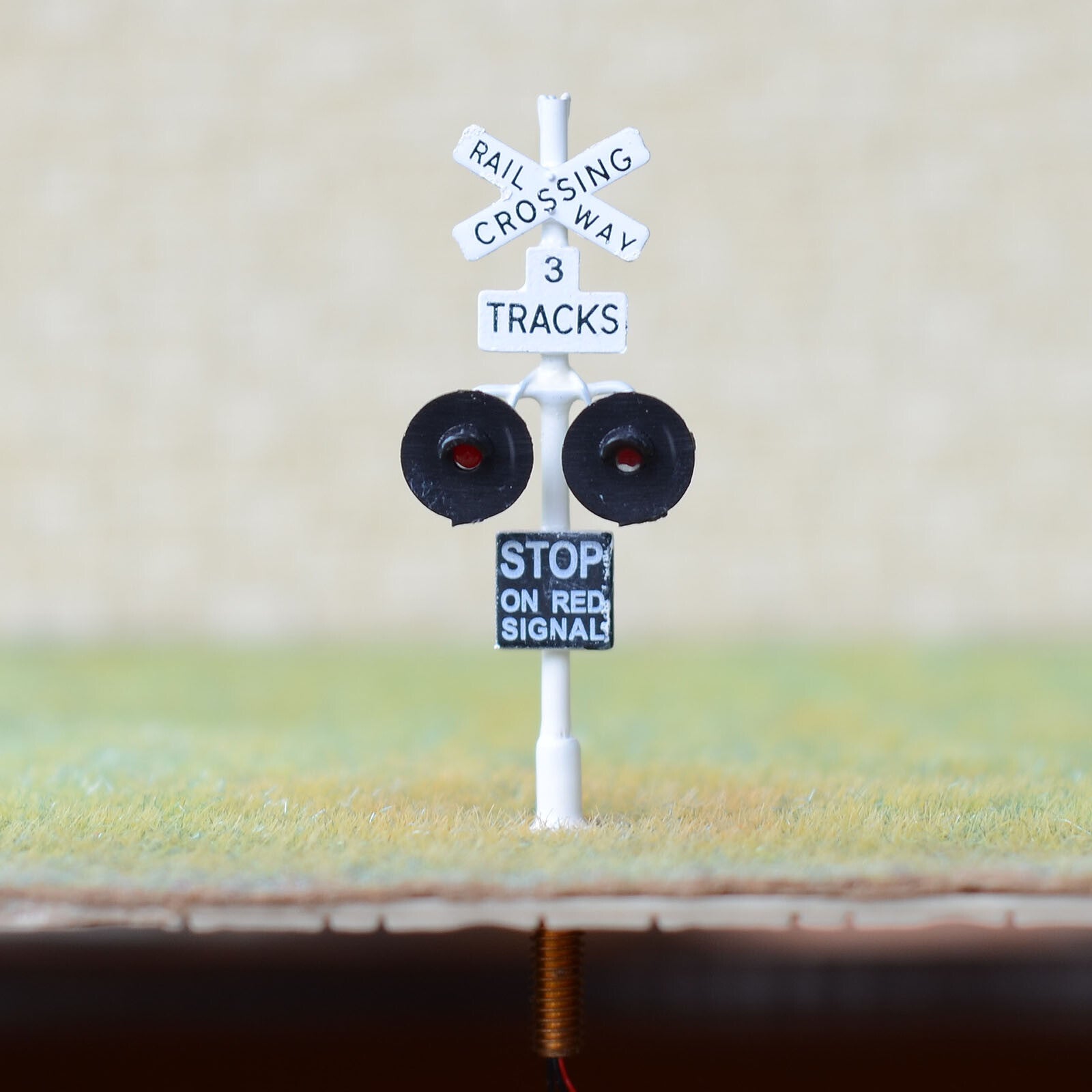 1 x HO scale railway grade crossing signal 3 tracks LED made 2 target