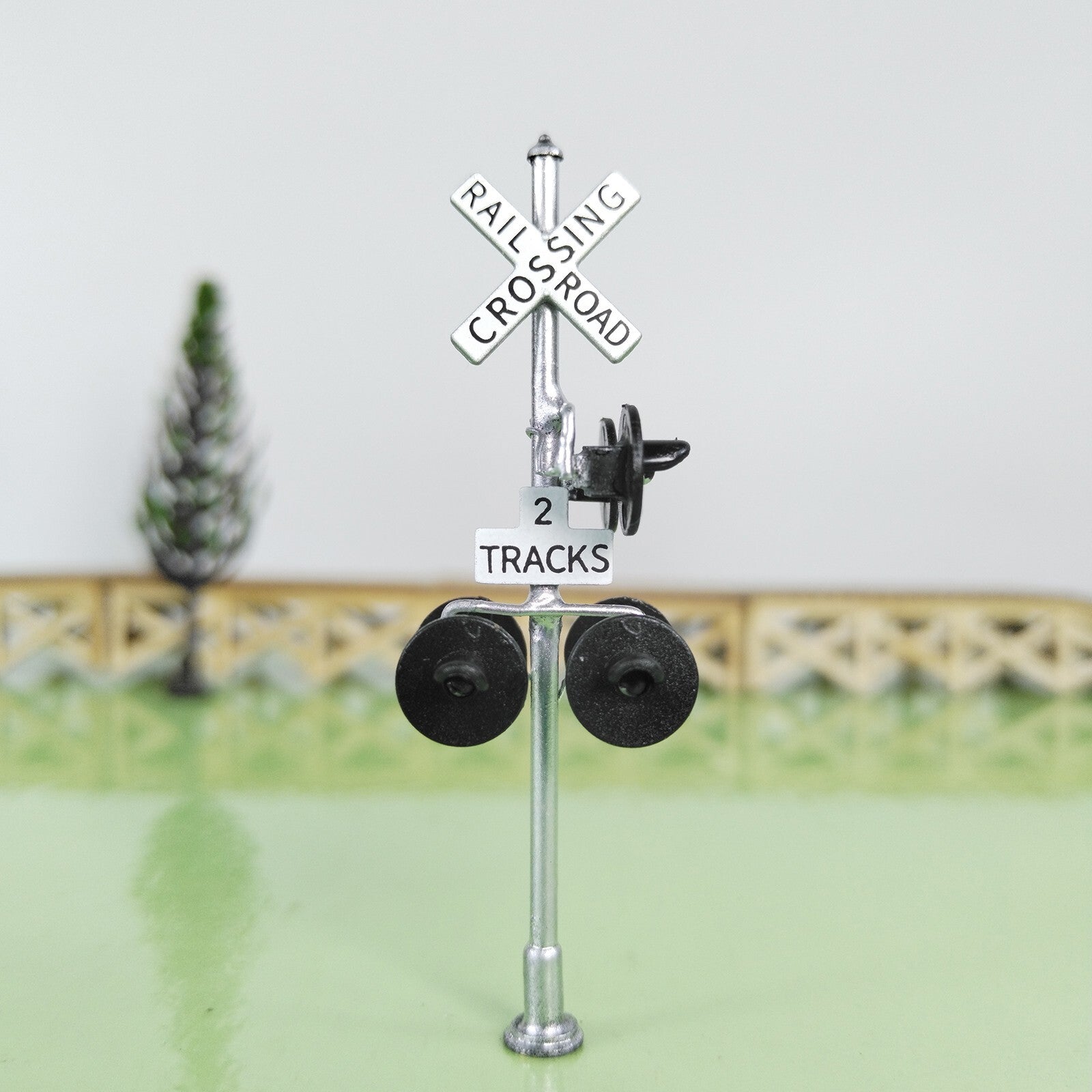 2 x HO scale railroad grade crossing signal with side assistant signal