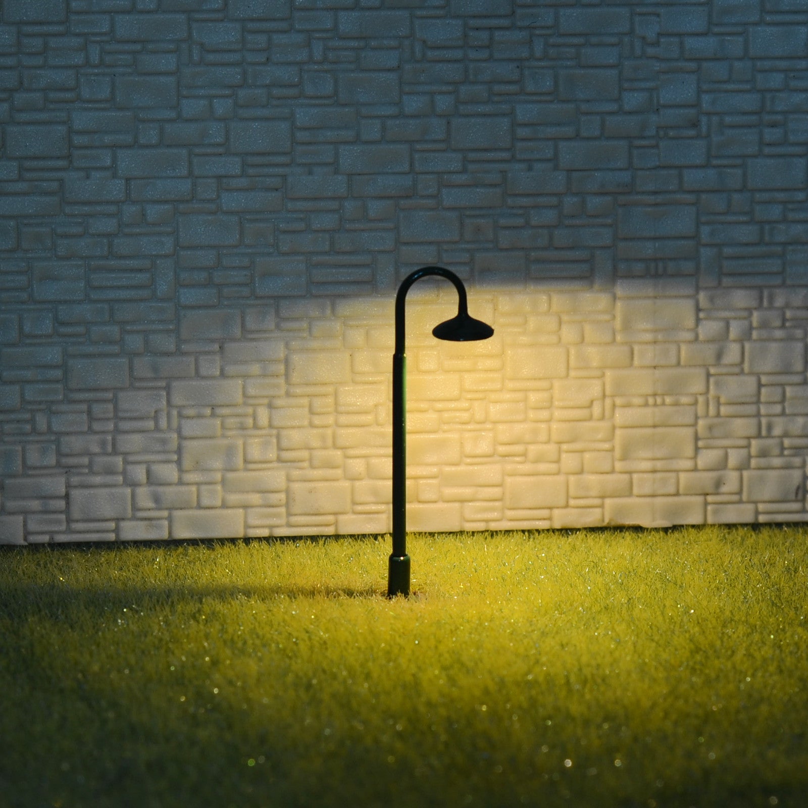 5 x OO / HO scale LED station light model train street path lamp post