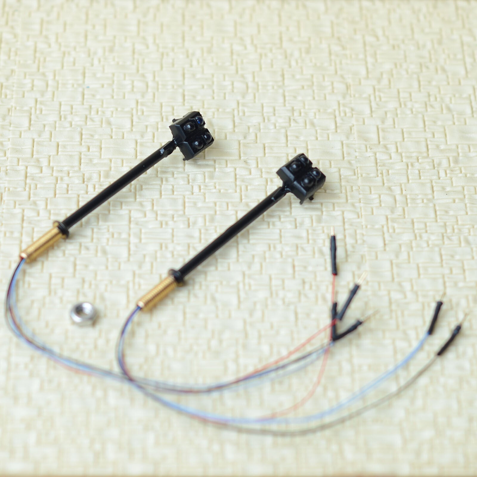 2 x O scale trackside enhanced IR sensors train detector signal trigge